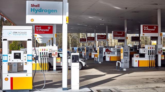 Shell opens new hydrogen site at Beaconsfield M40 services | News ...