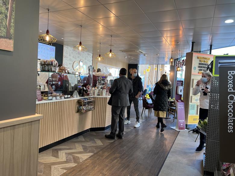 Shell sets the standard as its first EV-only charging hub is officially ...