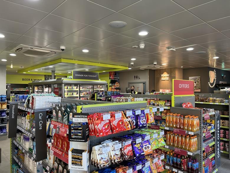 Shell sets the standard as its first EV-only charging hub is officially ...